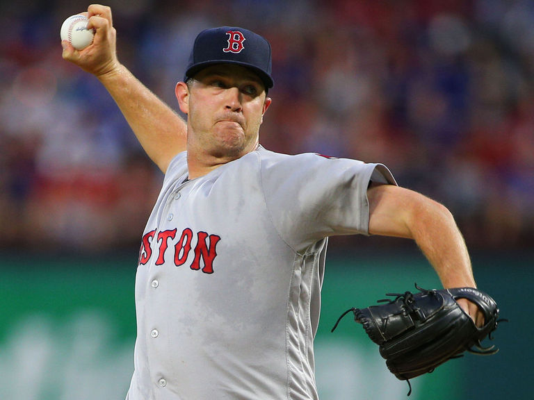 Look: Red Sox knuckleballer takes public transit to work | theScore.com