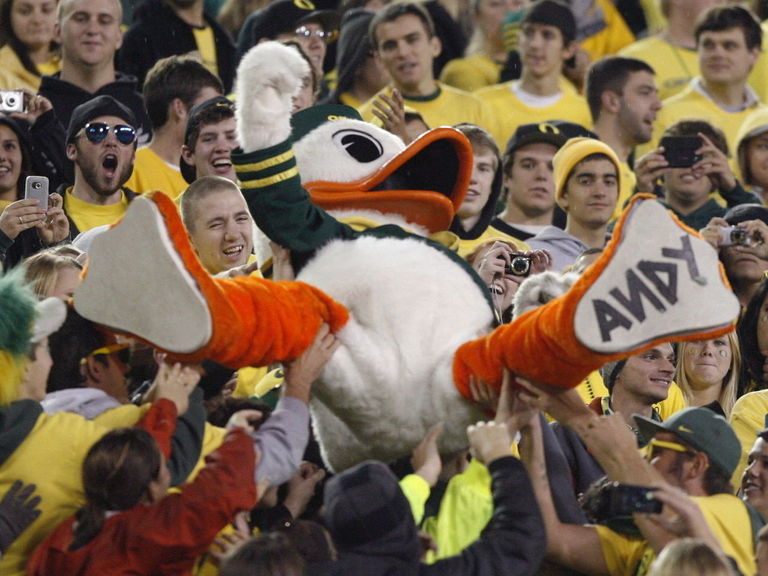 Quack attack: New regime makes Oregon the team to root for in Pac-12 ...