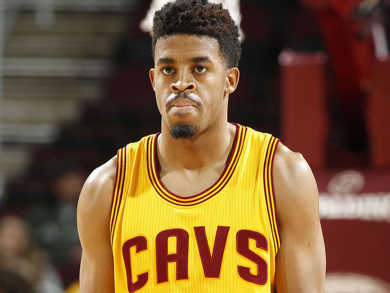 Report: Grizzlies agree to contract with D.J. Stephens | theScore.com