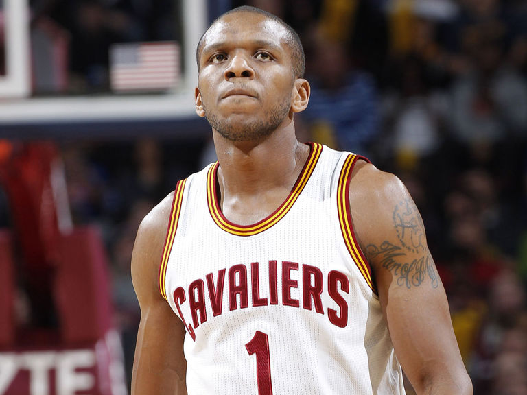Cavaliers, James Jones agree to reported 1-year, $1.55M contract ...