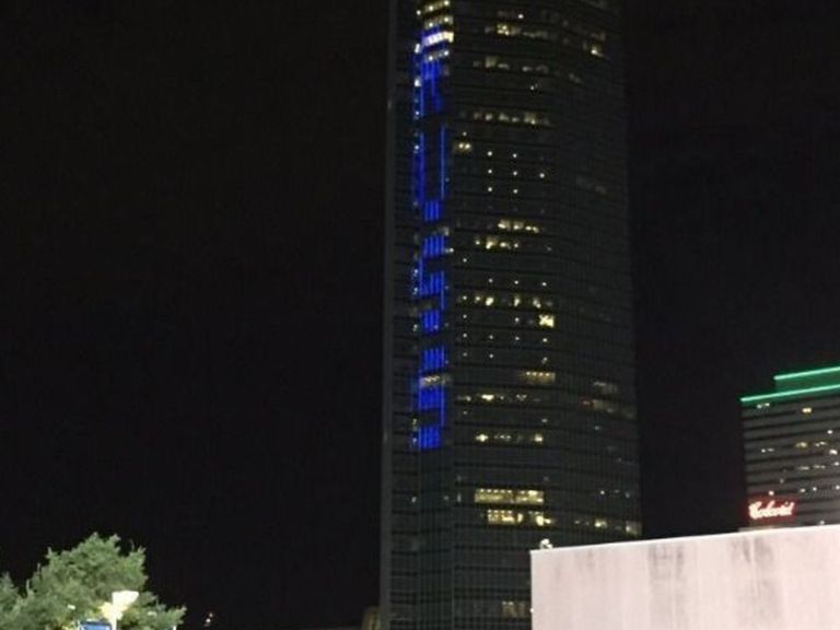 OKC skyscraper lights up in honor of Russell Westbrook | theScore.com