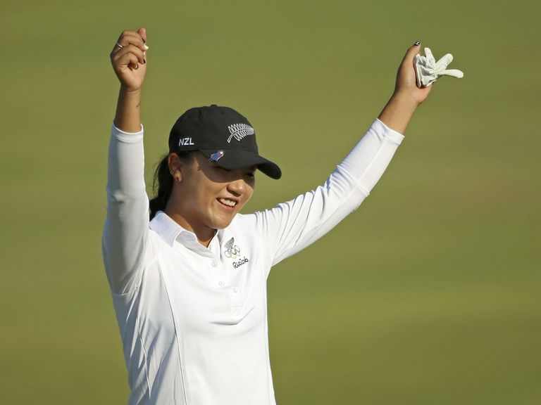 Lin, Ko drop first aces in women's Olympic golf history | theScore.com