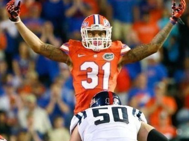 Florida's Tabor, Lewis return from weeklong suspensions | theScore.com