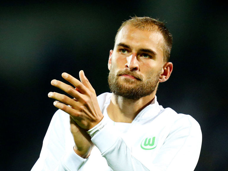 Bas Dost heads to Sporting Lisbon | theScore.com