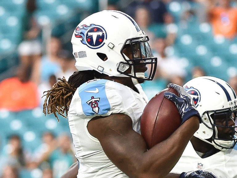 Titans' Henry changes number to 22 | theScore.com