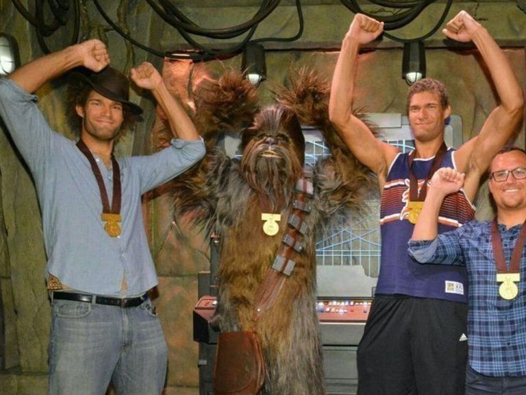 Chewbacca finally gets medal thanks to Brook, Robin Lopez | theScore.com