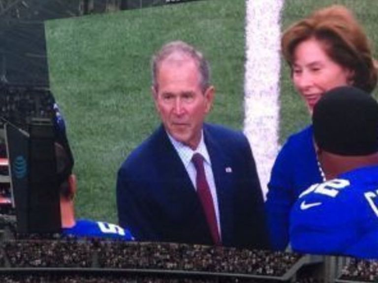 George W. Bush attends Cowboys-Giants game | theScore.com