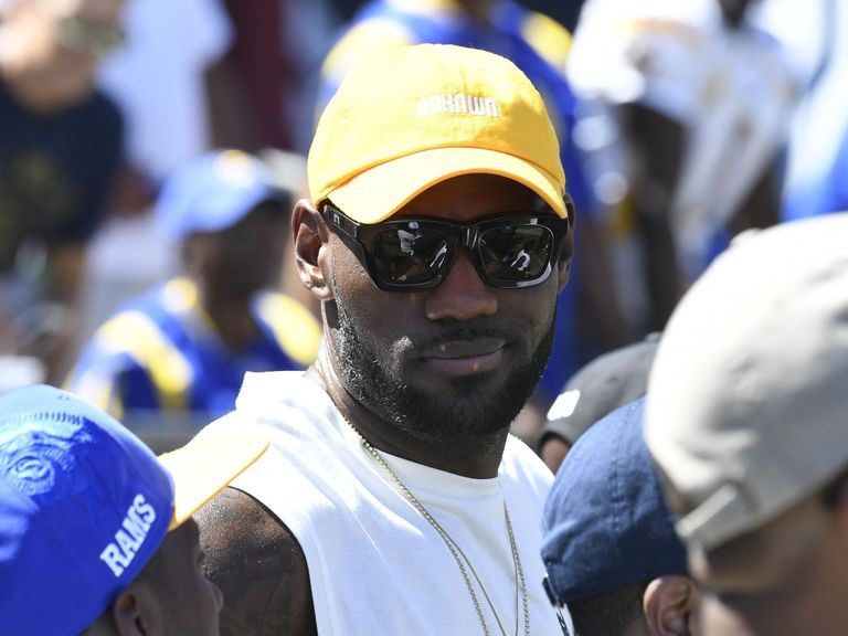 Watch: Crowd chants 'Kobe' as LeBron arrives at Rams' home opener ...