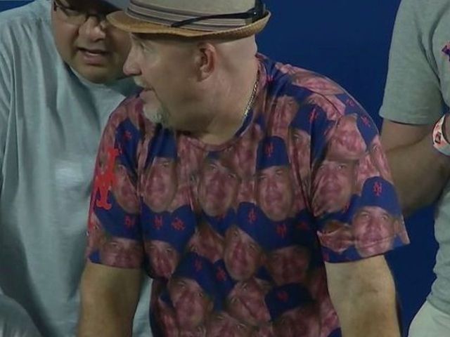 Mets fan sports hypnotic Bartolo Colon shirt | theScore