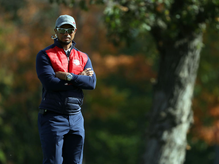 Twitter roasts Tiger Woods over new Monster Energy golf bag | theScore.com