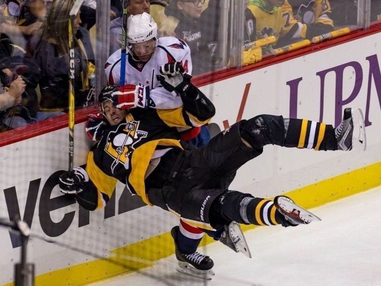 Watch: Williams rips Malkin to the ice by his neck | theScore.com