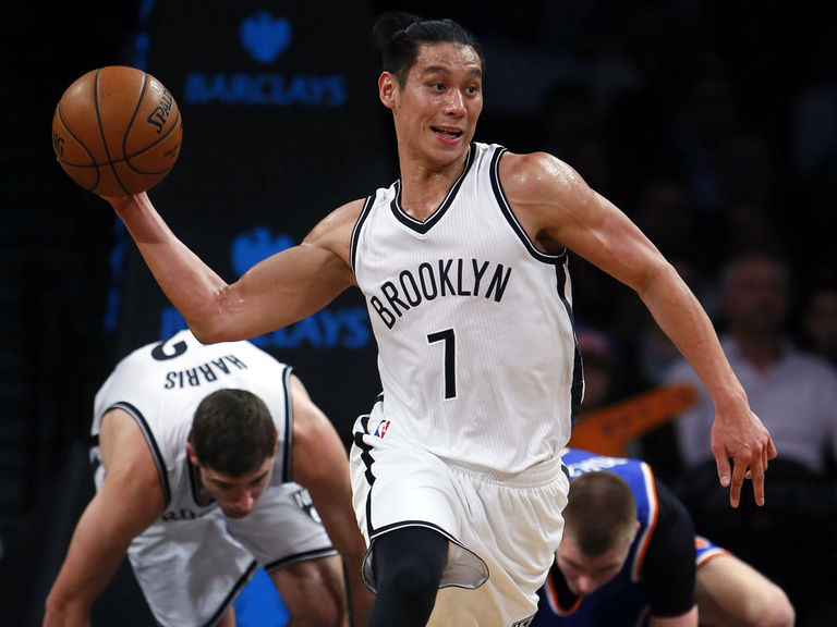 Jeremy Lin suffers hamstring injury vs. Pistons | theScore.com