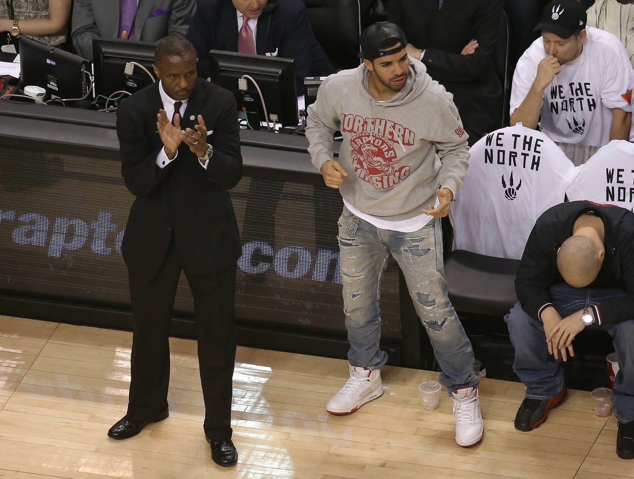 Blue Jays' Shapiro takes in Raptors game from Drake's seats | theScore.com