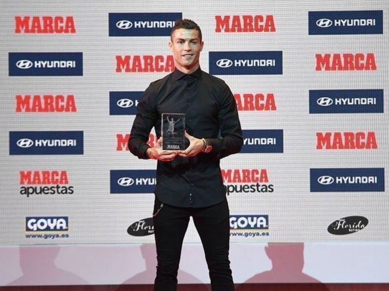Ronaldo, Suarez among those honoured at Marca awards | theScore.com