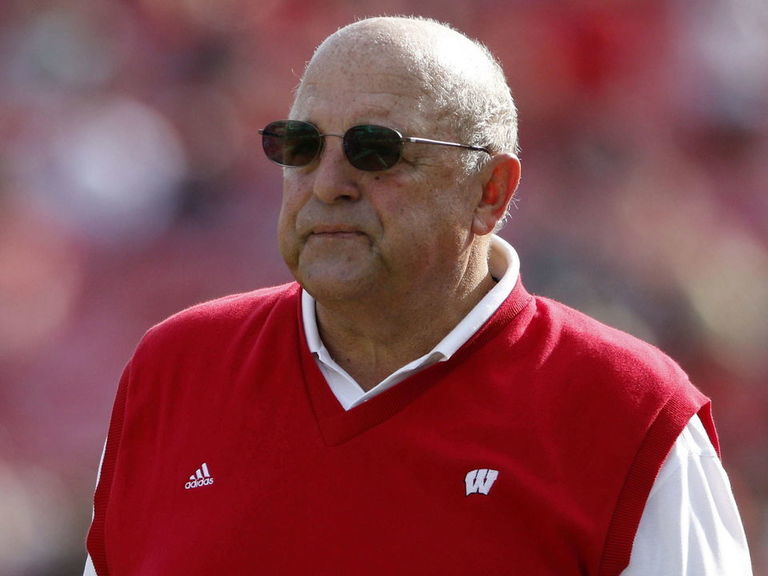 Wisconsin AD: Undefeated Power 5 team should make playoff | theScore.com