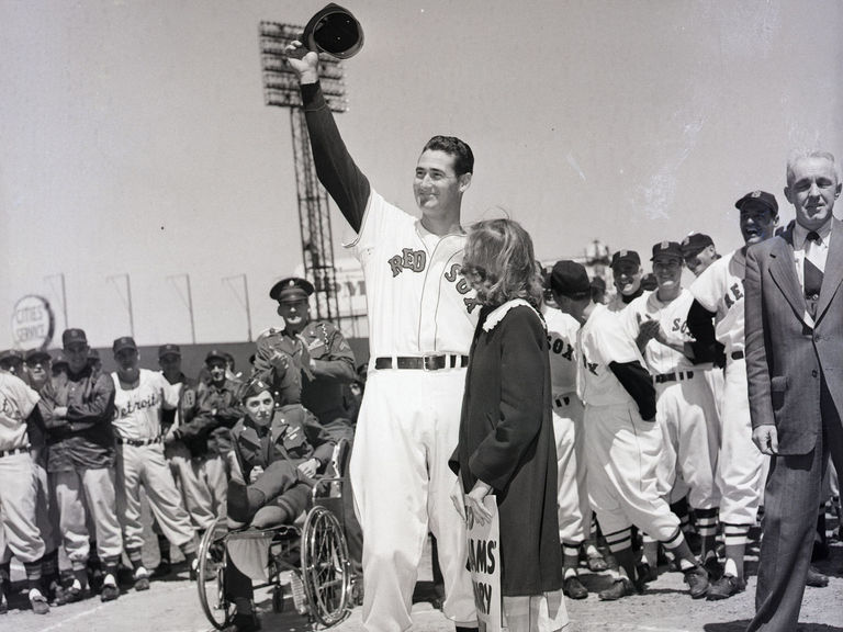 3 notable MLB players who served during their careers | theScore.com