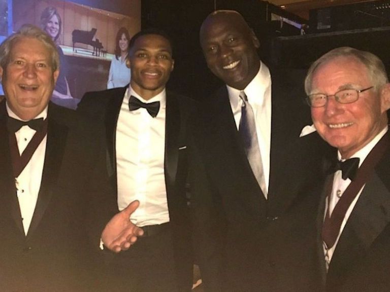 MJ presents Russ at induction to Oklahoma Hall of Fame | theScore.com