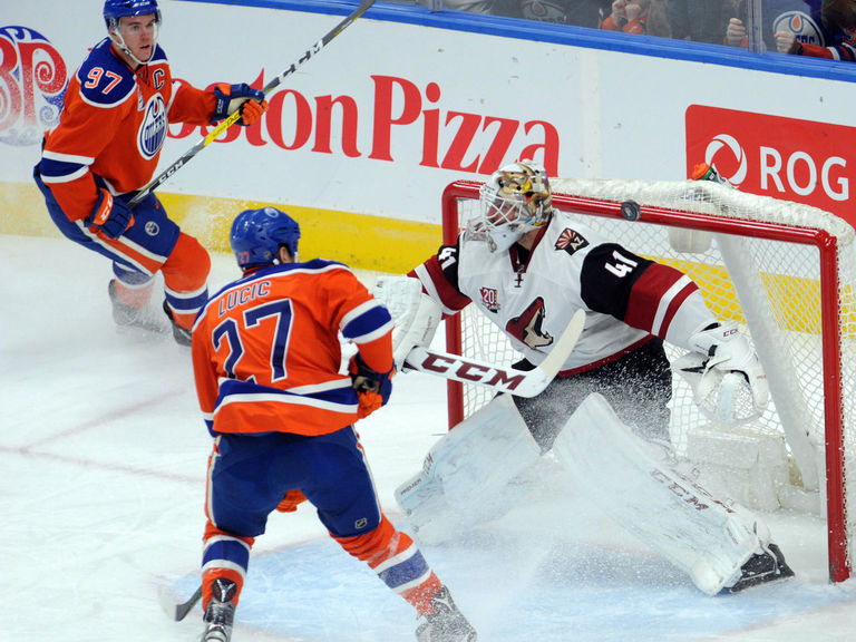 Coyotes extend point streak vs. Oilers to 25 games | theScore.com