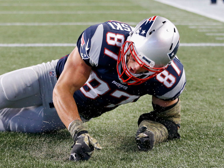 NFL Fantasy Poll of the Day: How do you replace Gronk, Reed? | theScore.com