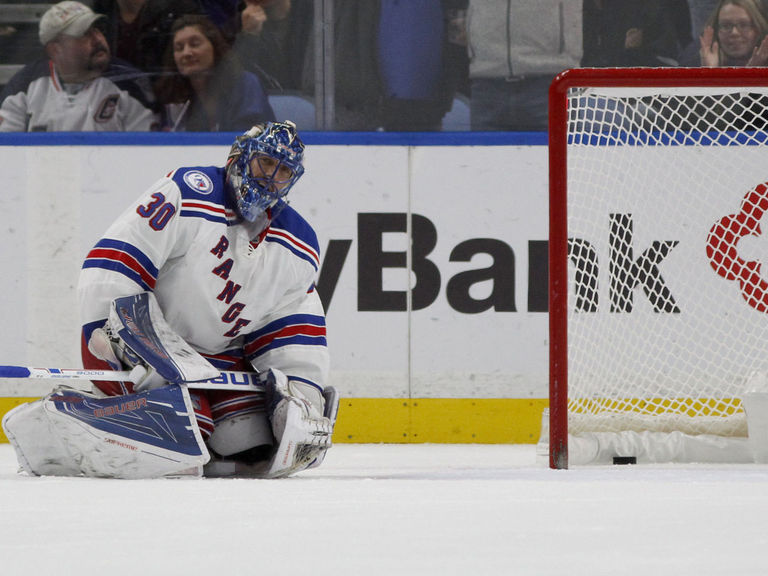Lundqvist gaffs on fluky goal from center ice | theScore.com