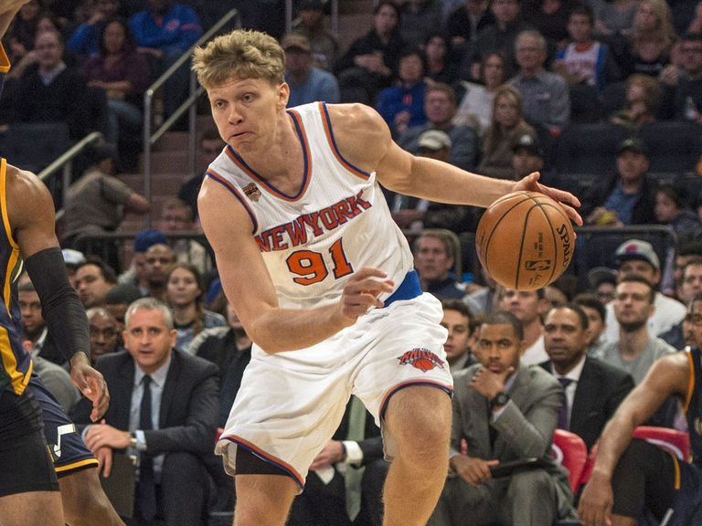Watch: Knicks' Kuzminskas slams one down on Cole Aldrich | theScore.com