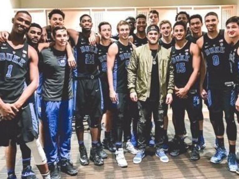 Bryce Harper visits Duke locker room after win over UNLV | theScore.com