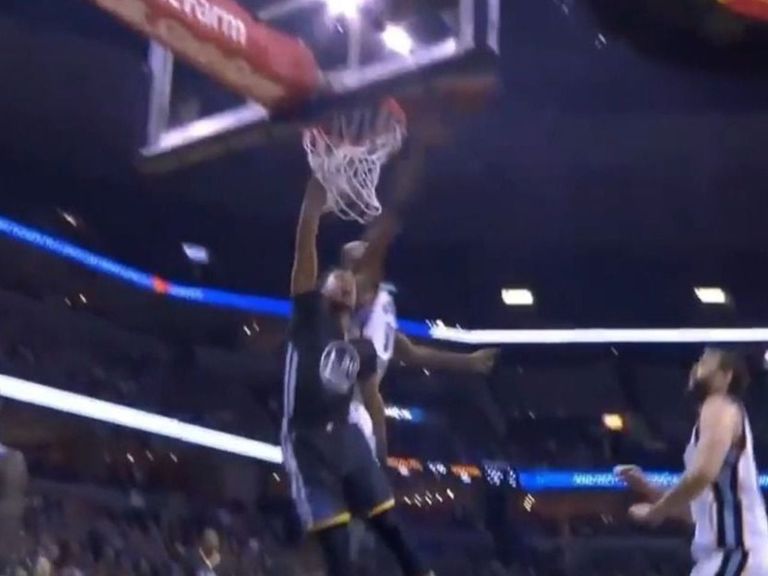 Watch: Grizzlies' Williams sends Curry's layup flying out of bounds ...