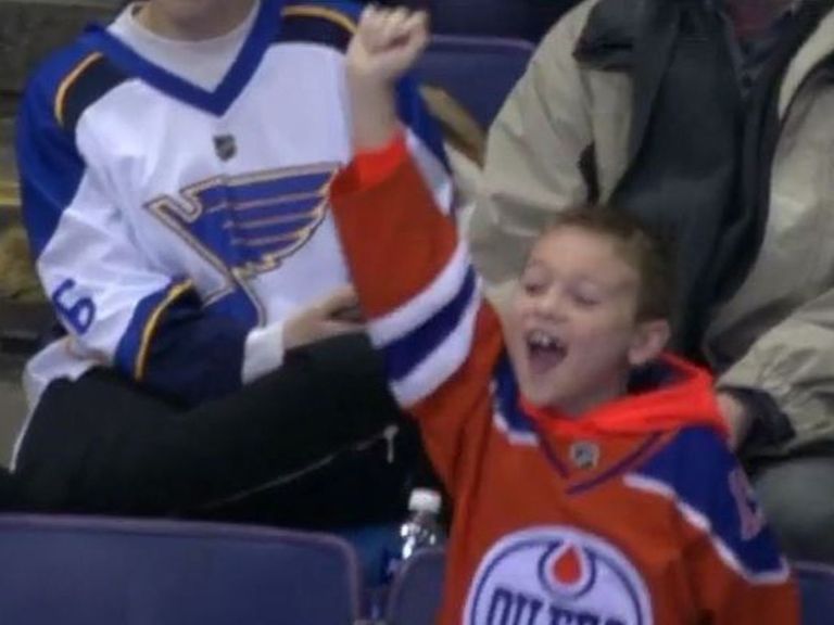 Watch: Maroon's son celebrates dad's goal in St. Louis homecoming ...