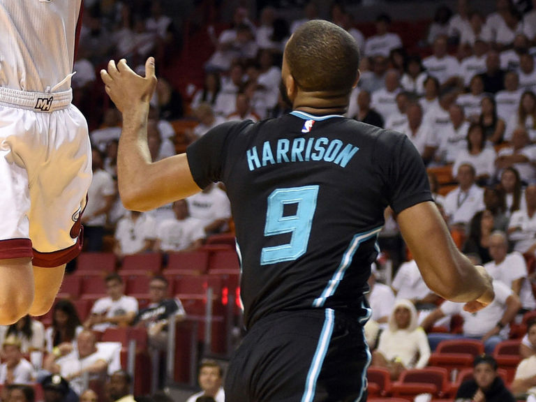 Report: Hornets to waive Aaron Harrison | theScore.com