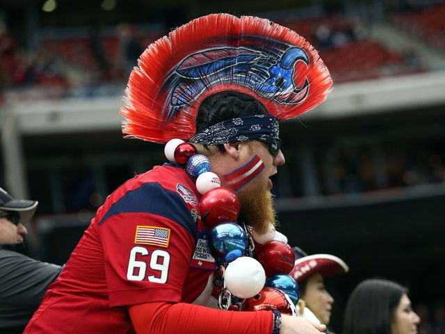 Texans, Raiders fans put the 'wild' in Wild Card Weekend
