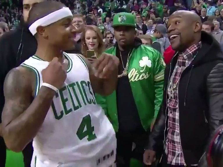 Isaiah Thomas gives Floyd Mayweather jersey off his back | theScore.com