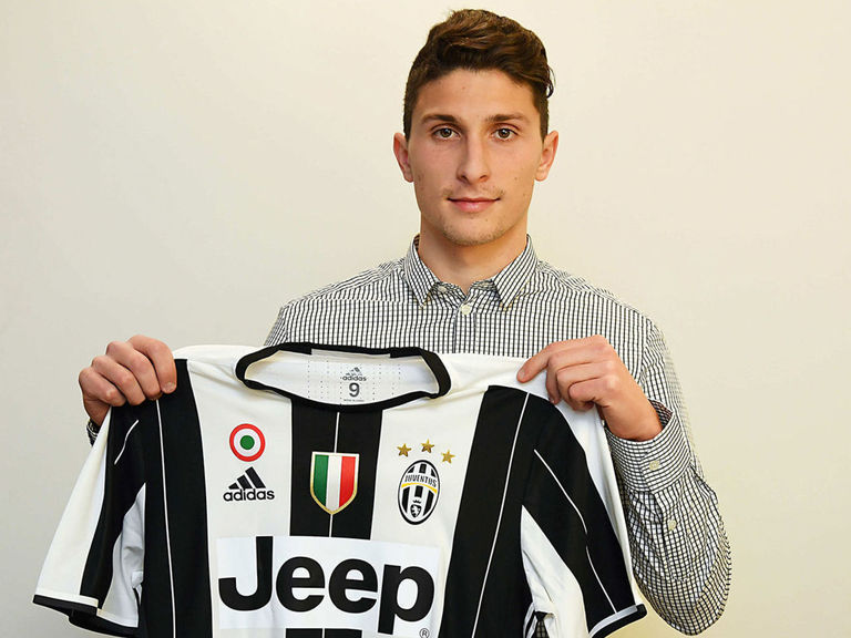 Juventus signs centre-half Mattia Caldara from Atalanta | theScore.com