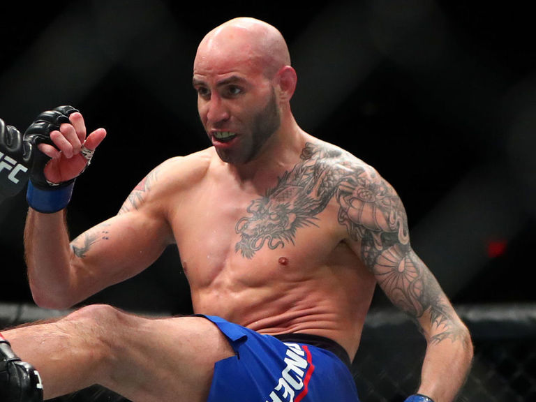 Saunders replaces Barberena against Ellenberger at UFC Utica | theScore.com