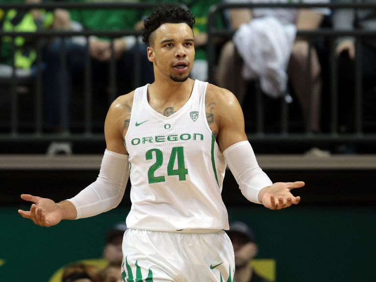 Brooks helps No. 13 Oregon hold off Arizona State | theScore.com