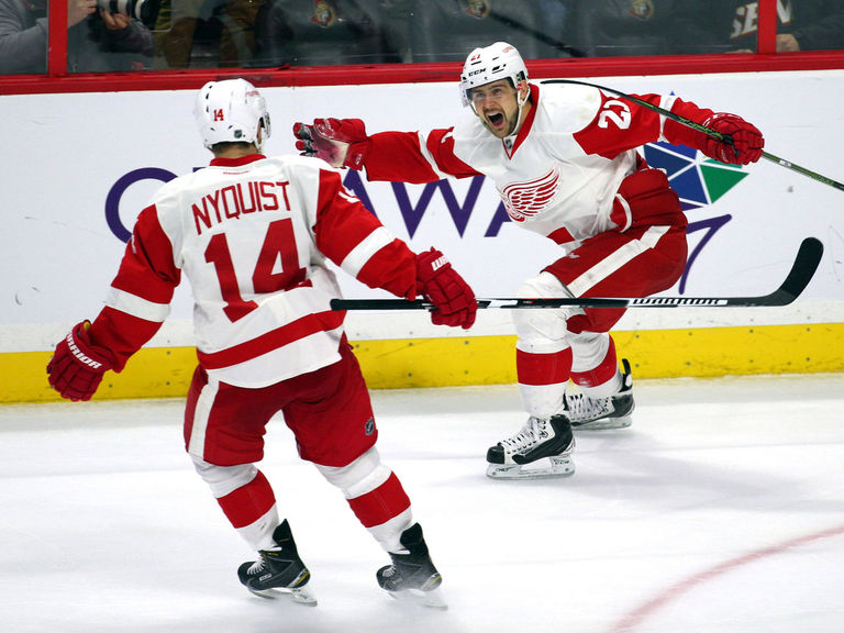 Report: Blackhawks have 'sniffed around' Red Wings' Nyquist, Tatar ...