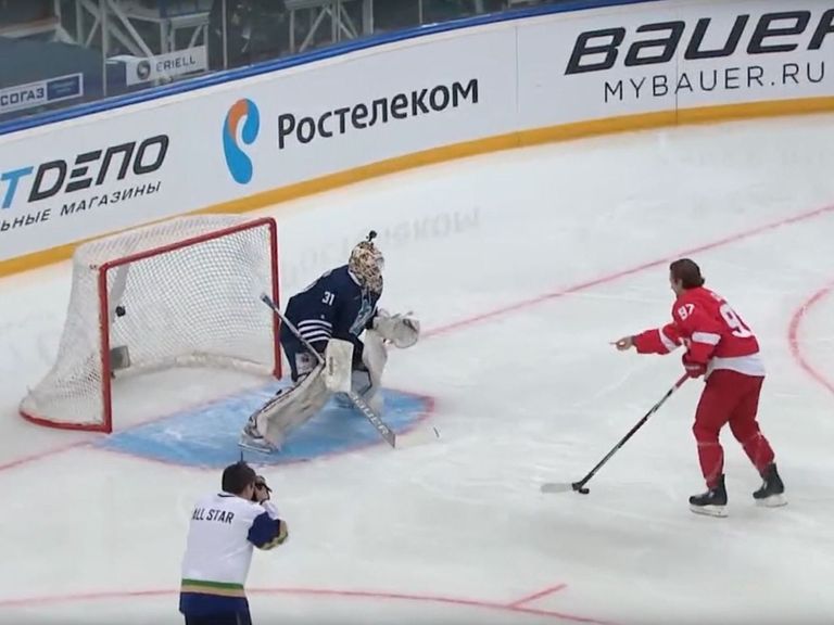 Matt Gilroy 'bribes' goalie during KHL All-Star shootout | theScore.com