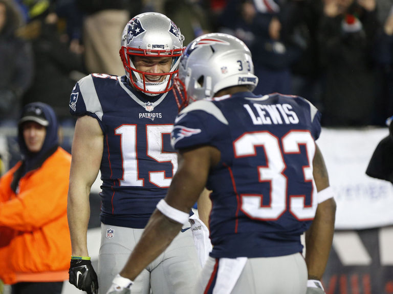 Cast-offs Hogan, Lewis key to Patriots' return to Super Bowl | theScore.com