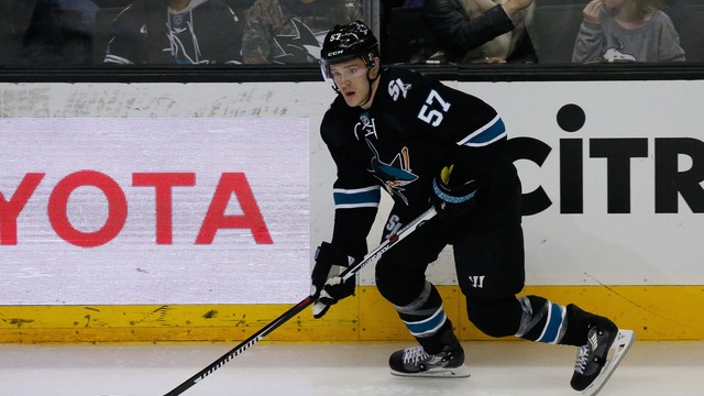 Sharks trade Wingels to Senators for 2 players, draft pick