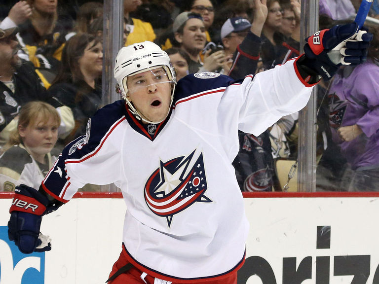 Watch: Atkinson breaks in alone, undresses Mason with forehand deke ...