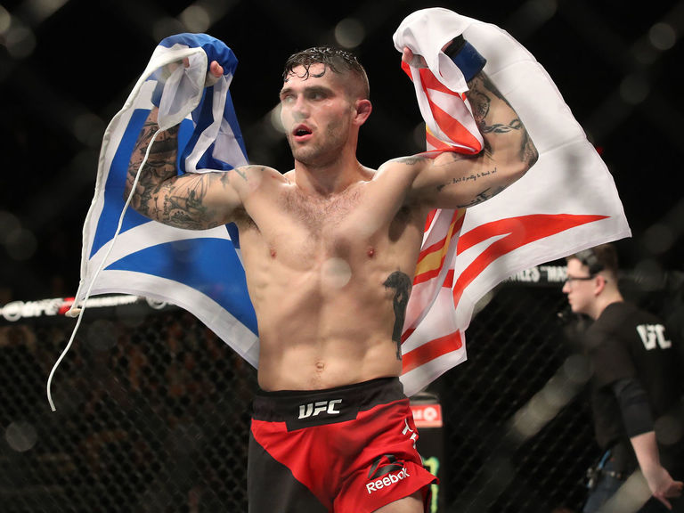 Tucker outclasses Sicilia for unanimous decision in UFC debut ...