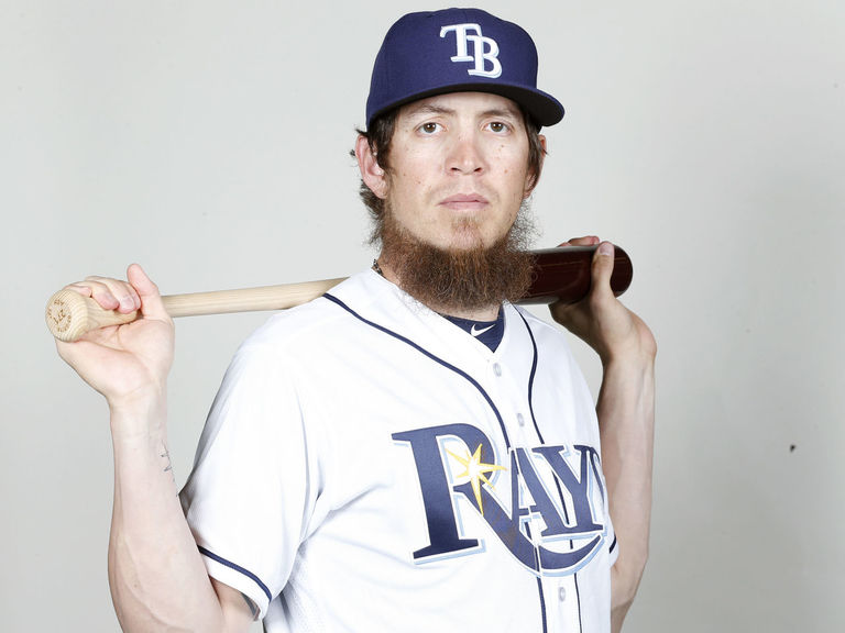 Rasmus briefly debuts new-look beard for 2017 | theScore.com