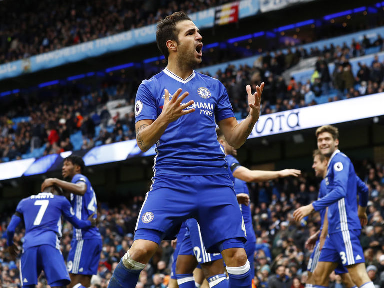 Fabregas 1st Spaniard to make 300 Premier League appearances | theScore.com