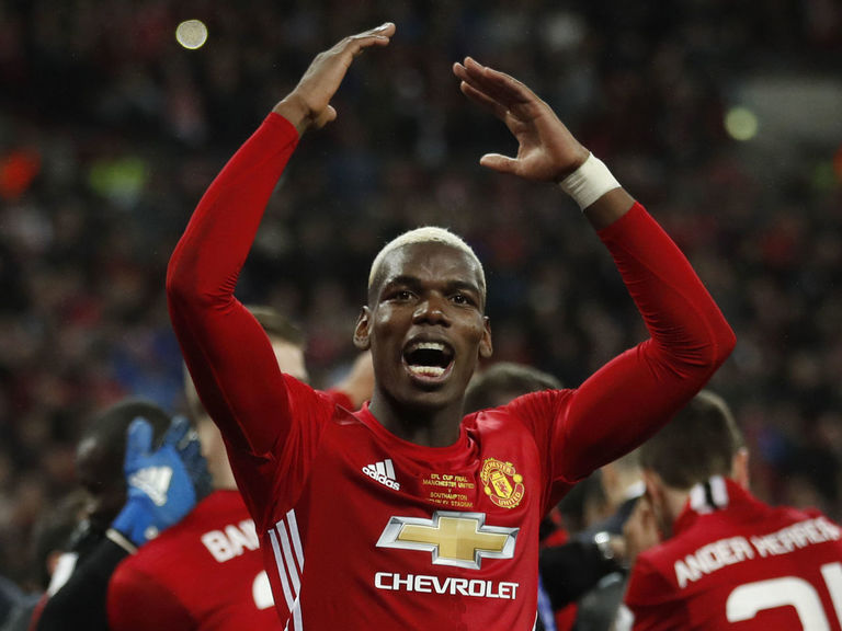 The various stages of Pogba's celebratory dab | theScore.com