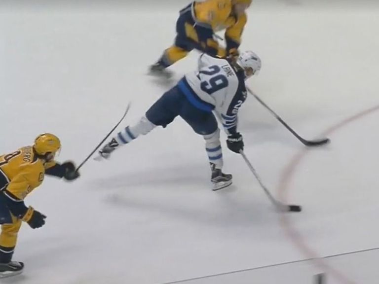 Watch: Laine's lethal shot gives him 33 goals on the season | theScore.com