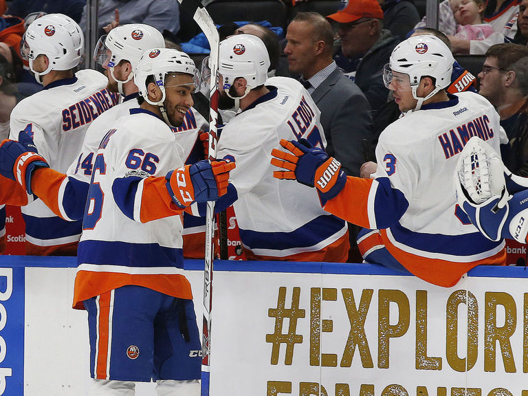 Islanders' Ho-Sang proving worth in 1st NHL taste | theScore.com