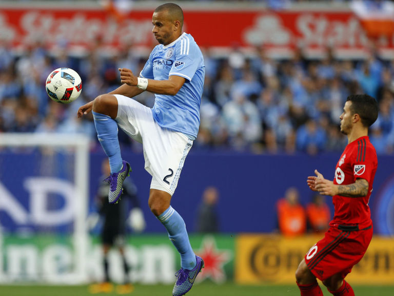 Toronto FC acquires defensive depth with Jason Hernandez | theScore.com