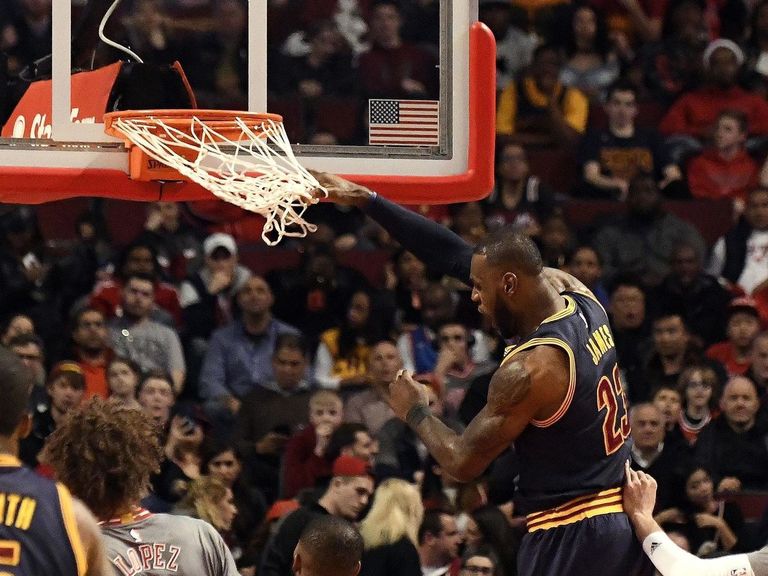 Watch: LeBron crushes tomahawk jam on Lauvergne | theScore.com