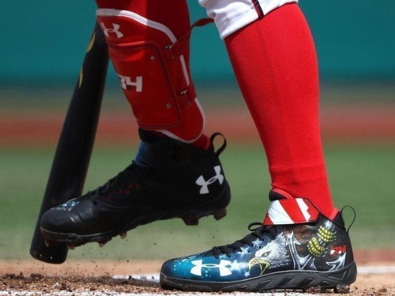 Harper rocks patriotic cleats for Naval Academy game | theScore.com