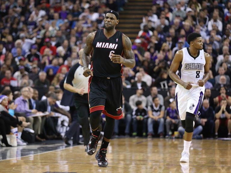 VIDEO: LeBron James going through pre-game warmup in Portland ...