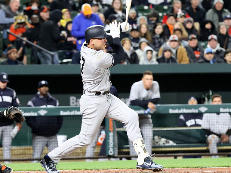 Yankees' Holliday becomes 7th active player with 2,000 hits | theScore.com